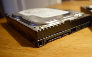 Alte SATA- und IDE-Festplatten über USB auslesen - eKiwi-Blog.de